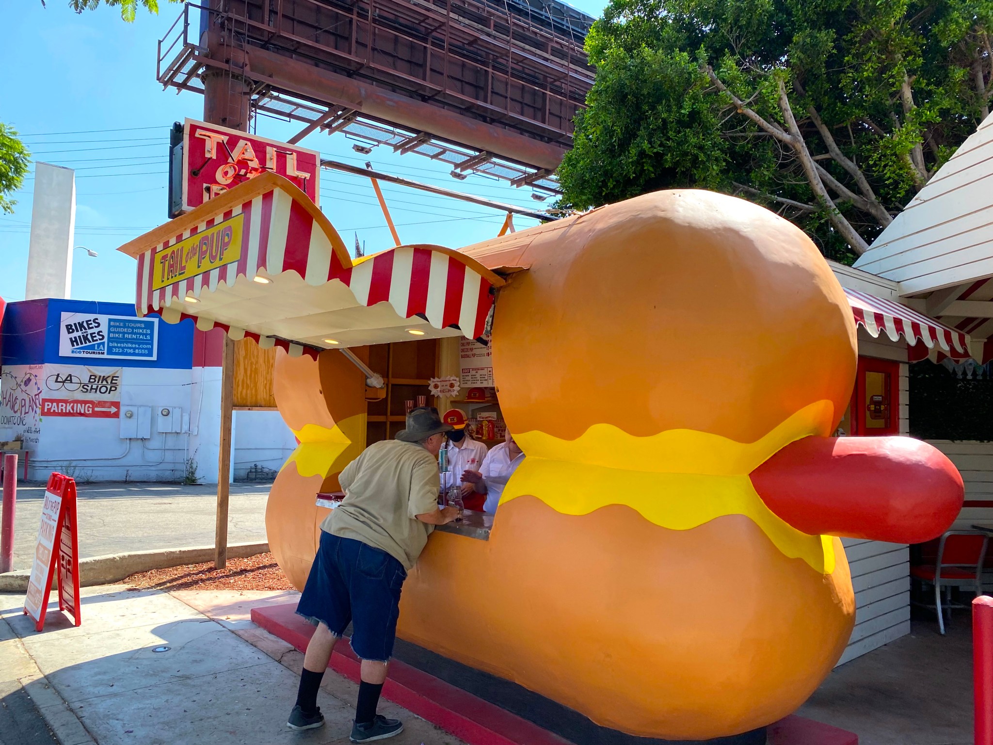Do You Know The “Tail ‘O’ The Pup?” Hollywood’s Iconic Hot Dog Stand Is ...