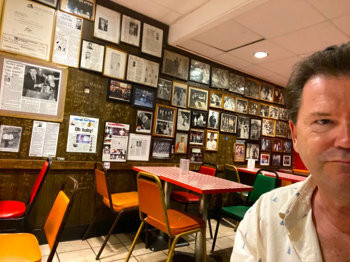 “Cheezborger! Cheezborger!” The Story Of Chicago’s Legendary Billy Goat ...
