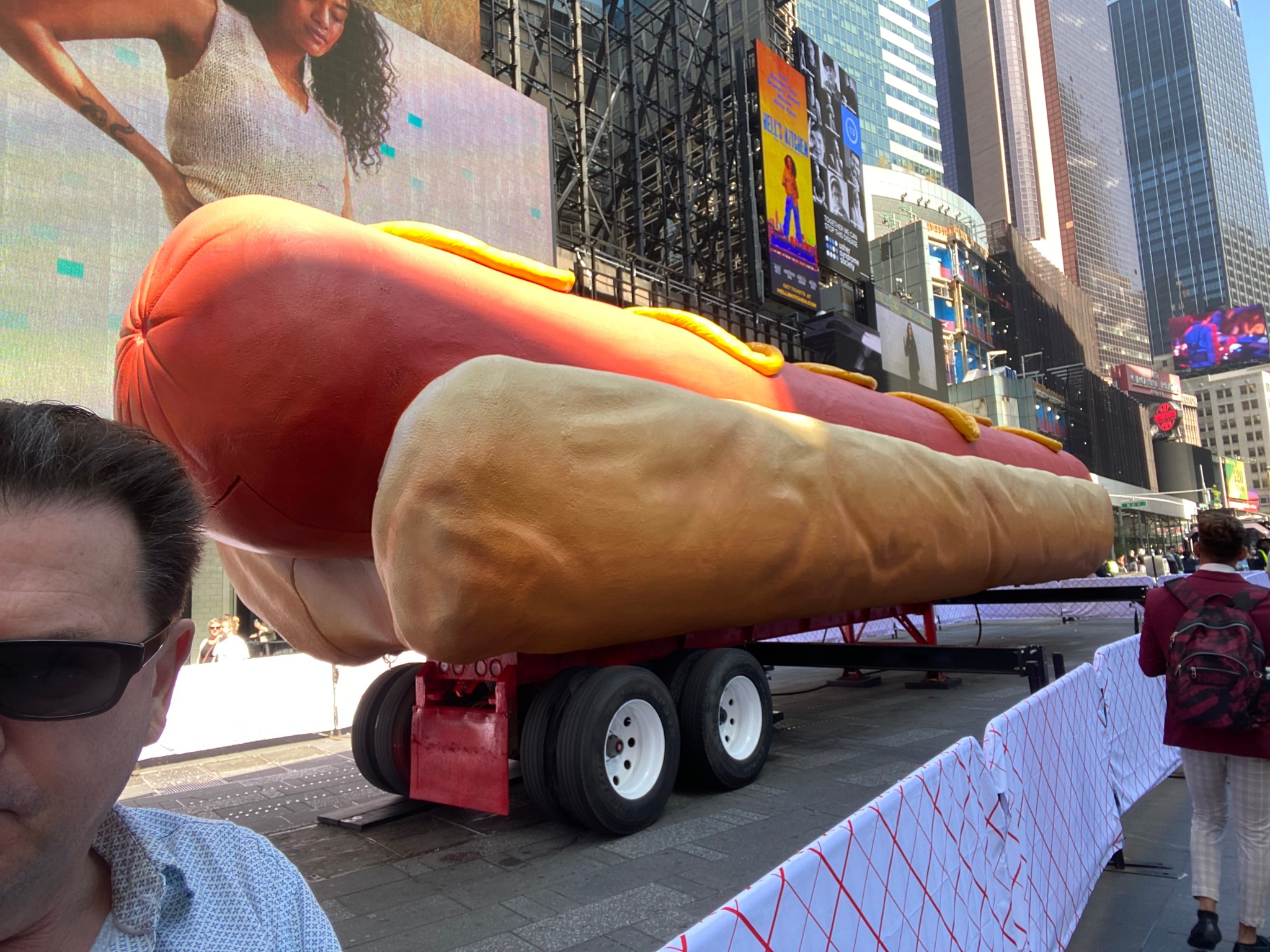 “To Be Frank” – It’s A Giant Hot Dog! New York’s 65-Footlong ...