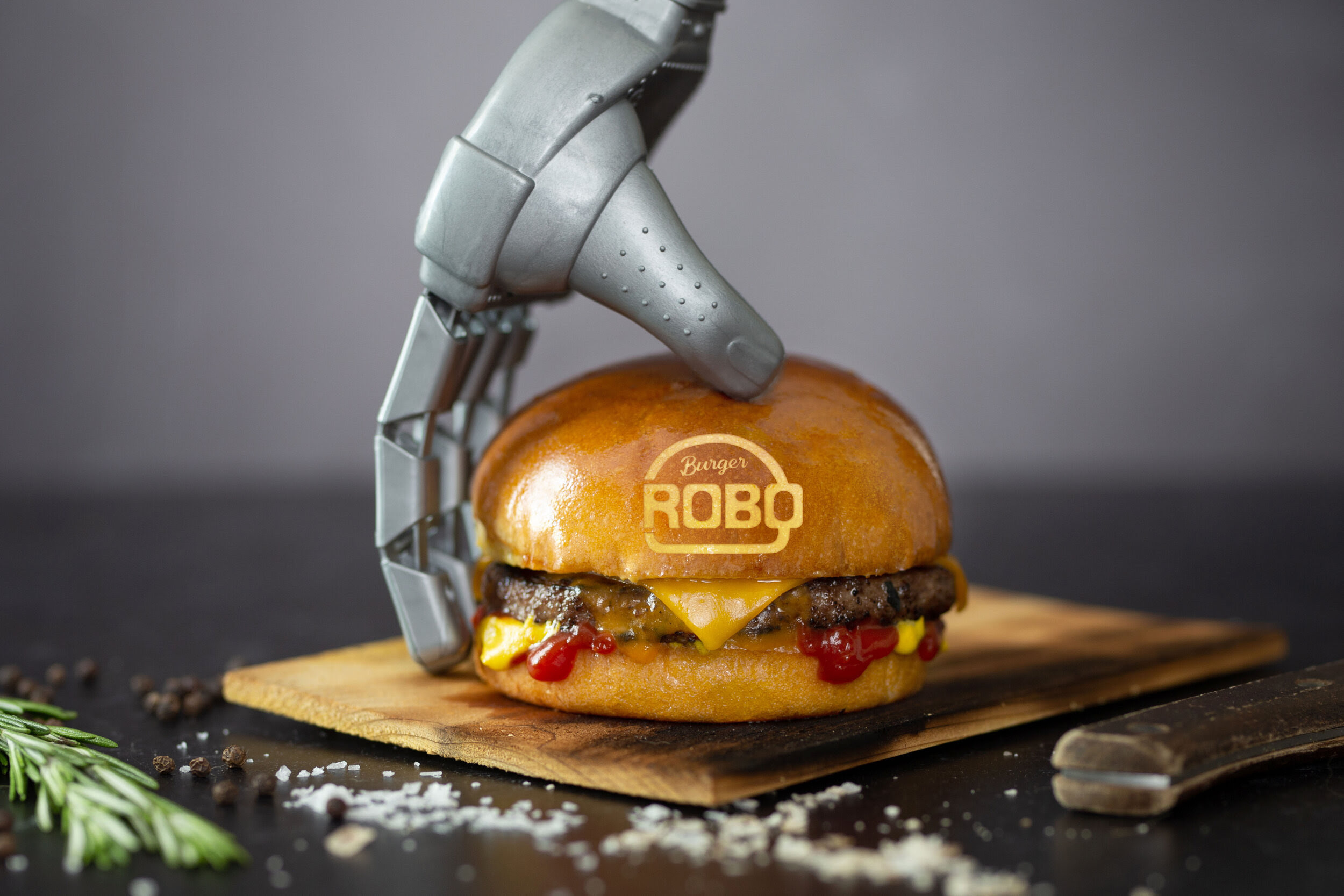 A Vending Machine Burger Bot? Here’s Video! Plus Robot Bartenders! Yes ...